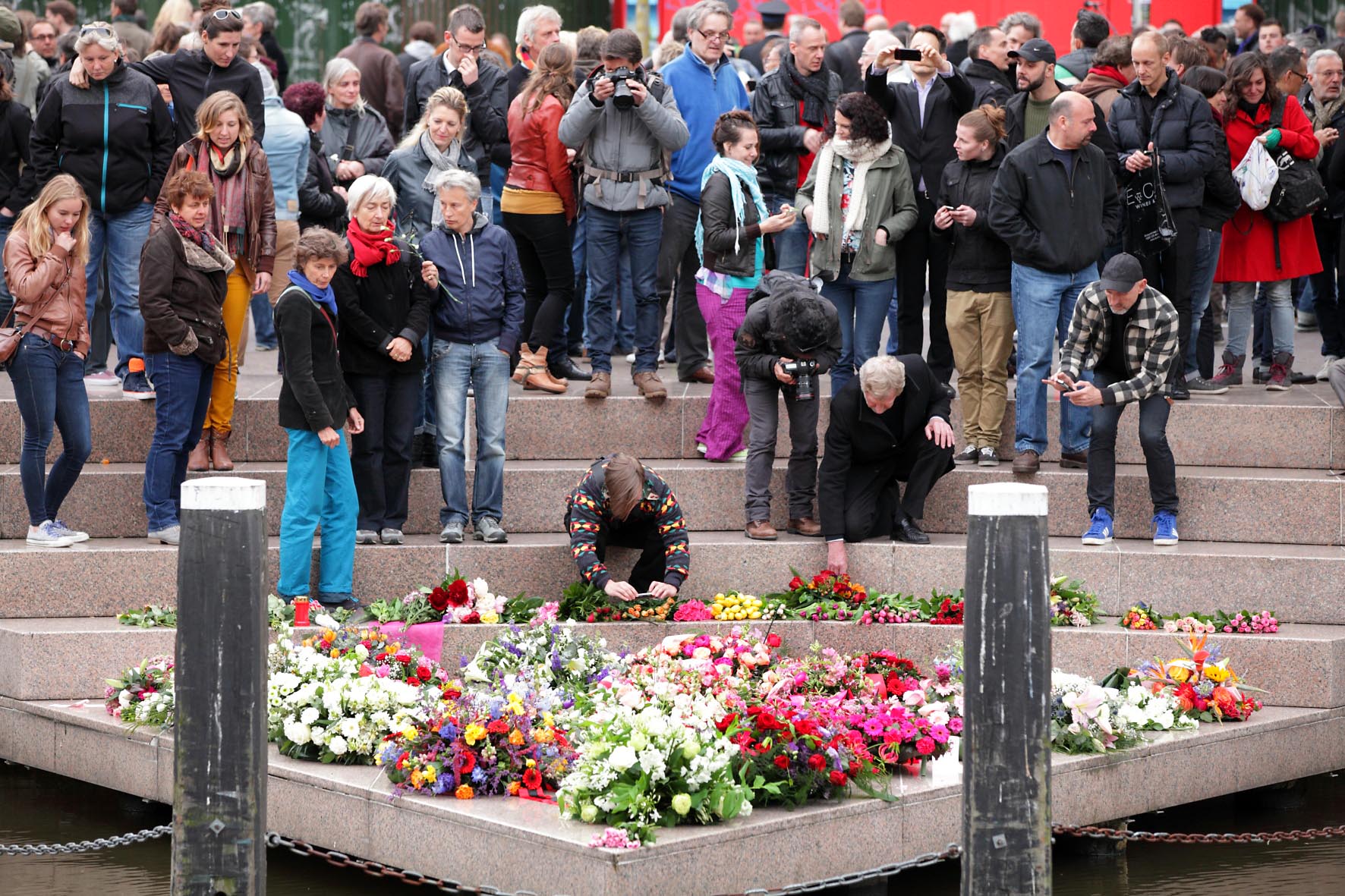 Herdenking op en rond Homomonument 4 mei 2021 « COC Amsterdam en omgeving Herdenking op en rond Homomonument 4 mei 2021 « COC Amsterdam en omgeving